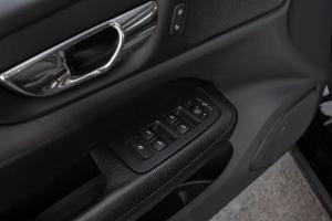 Melns Volvo V60 2018 Jelgava, ar dzinēja tilpumu 2.00 L un nobraukumu 167 tūkst. km par 17000 €, foto 13 vietnē AUTOMOTO.COM.LV