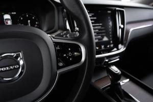 Melns Volvo V60 2018 Jelgava, ar dzinēja tilpumu 2.00 L un nobraukumu 167 tūkst. km par 17000 €, foto 20 vietnē AUTOMOTO.COM.LV