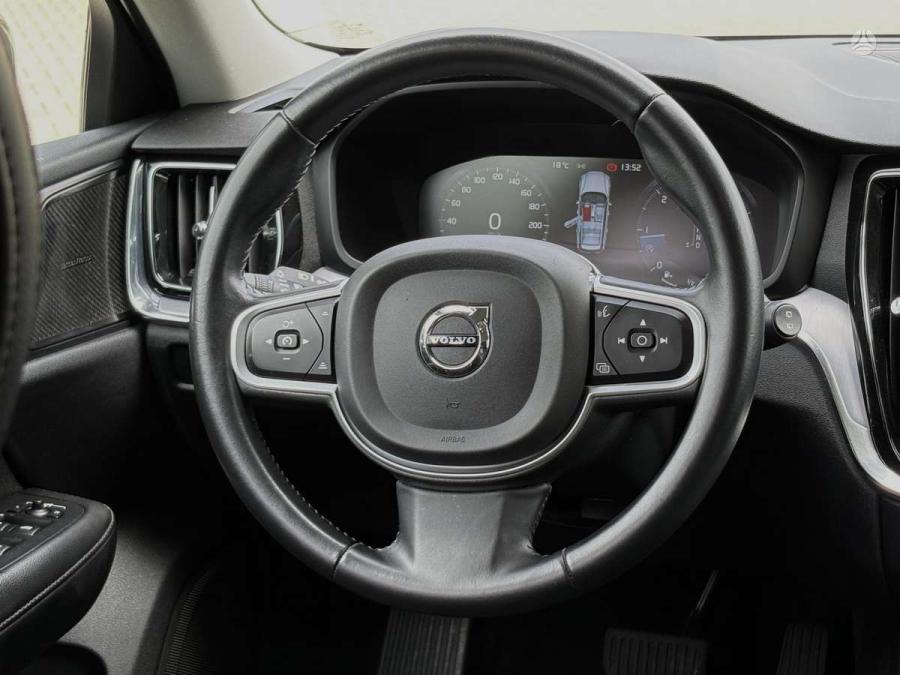 Melns Volvo V60 2018 Kauņa, ar dzinēja tilpumu 1.97 L un nobraukumu 216 tūkst. km par 14350 €, foto 15 vietnē AUTOMOTO.COM.LV