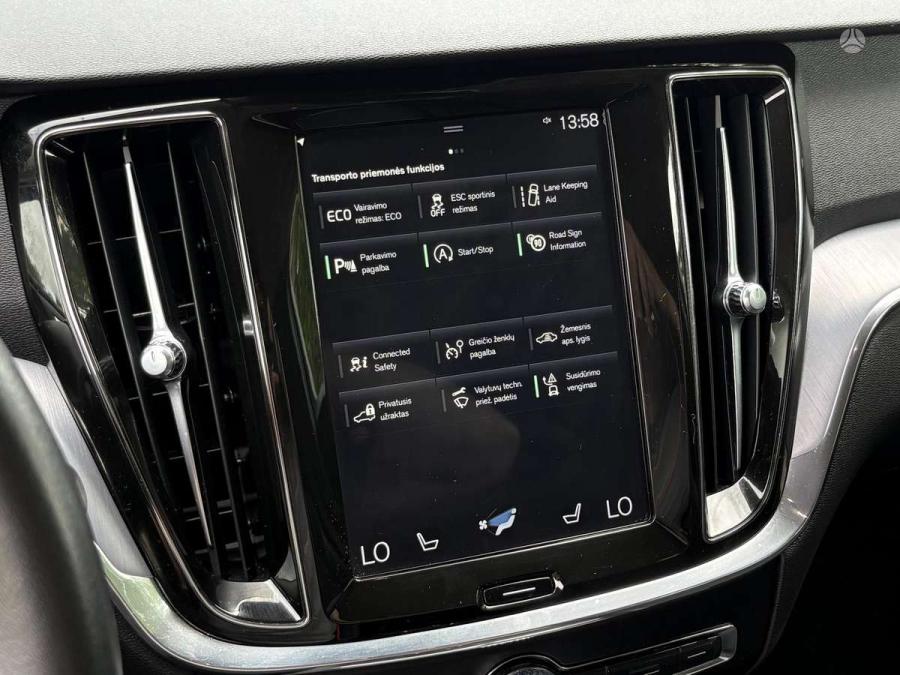 Melns Volvo V60 2018 Kauņa, ar dzinēja tilpumu 1.97 L un nobraukumu 216 tūkst. km par 14350 €, foto 17 vietnē AUTOMOTO.COM.LV