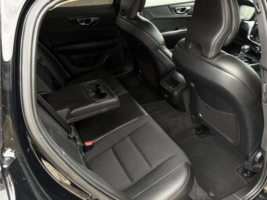 Melns Volvo V60 2018 Kauņa, ar dzinēja tilpumu 1.97 L un nobraukumu 216 tūkst. km par 14350 €, foto 20 vietnē AUTOMOTO.COM.LV