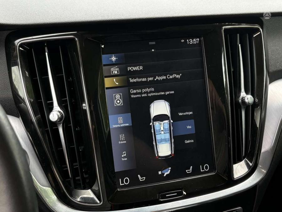 Melns Volvo V60 2018 Kauņa, ar dzinēja tilpumu 1.97 L un nobraukumu 216 tūkst. km par 14350 €, foto 33 vietnē AUTOMOTO.COM.LV