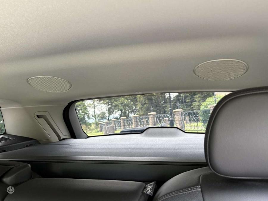 Melns Volvo V60 2018 Kauņa, ar dzinēja tilpumu 1.97 L un nobraukumu 216 tūkst. km par 14350 €, foto 42 vietnē AUTOMOTO.COM.LV