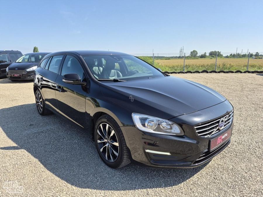 Melns Volvo V60 2018 Viļņa, ar dzinēja tilpumu 2.00 L un nobraukumu 233 tūkst. km par 8400 €, foto 3 vietnē AUTOMOTO.COM.LV