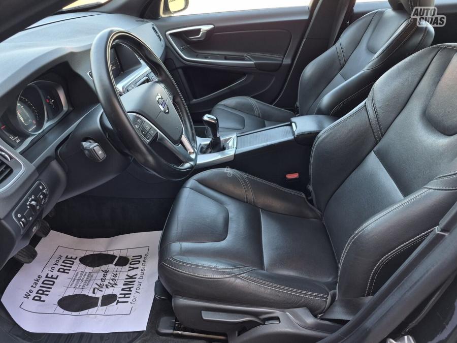 Melns Volvo V60 2018 Viļņa, ar dzinēja tilpumu 2.00 L un nobraukumu 233 tūkst. km par 8400 €, foto 10 vietnē AUTOMOTO.COM.LV