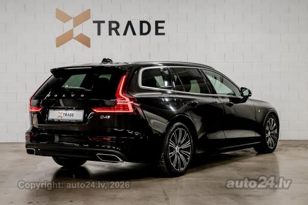 Black Volvo V60 2018 in Parnu, with an engine capacity of 2.00 L and mileage of 194 thousand km for 17990 €, photo 9 on AUTOMOTO.COM.LV