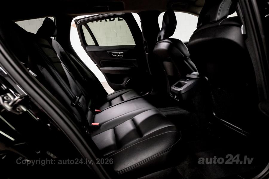 Melns Volvo V60 2018 Pērnava, ar dzinēja tilpumu 2.00 L un nobraukumu 194 tūkst. km par 17990 €, foto 17 vietnē AUTOMOTO.COM.LV