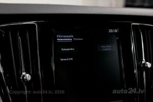 Melns Volvo V60 2018 Pērnava, ar dzinēja tilpumu 2.00 L un nobraukumu 194 tūkst. km par 17990 €, foto 22 vietnē AUTOMOTO.COM.LV