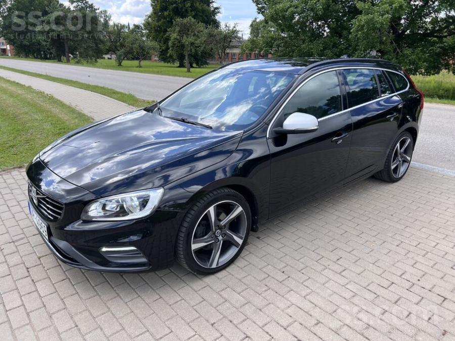 Melns Volvo V60 2018 Limbaži, ar dzinēja tilpumu 2.00 L un nobraukumu 169 tūkst. km par 9750 €, foto 1 vietnē AUTOMOTO.COM.LV