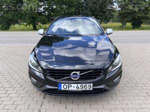 Melns Volvo V60 2018 Limbaži, ar dzinēja tilpumu 2.00 L un nobraukumu 169 tūkst. km par 9750 €, foto 3 vietnē AUTOMOTO.COM.LV