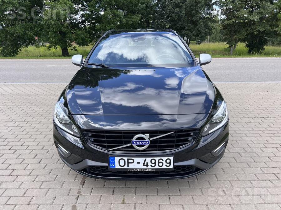 Melns Volvo V60 2018 Limbaži, ar dzinēja tilpumu 2.00 L un nobraukumu 169 tūkst. km par 9750 €, foto 3 vietnē AUTOMOTO.COM.LV