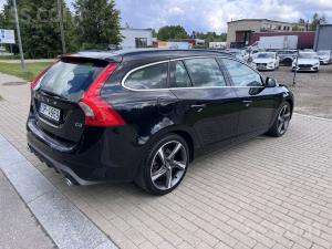 Melns Volvo V60 2018 Limbaži, ar dzinēja tilpumu 2.00 L un nobraukumu 169 tūkst. km par 9750 €, foto 5 vietnē AUTOMOTO.COM.LV