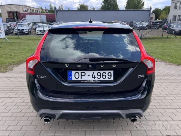 Melns Volvo V60 2018 Limbaži, ar dzinēja tilpumu 2.00 L un nobraukumu 169 tūkst. km par 9750 €, foto 5 vietnē AUTOMOTO.COM.LV