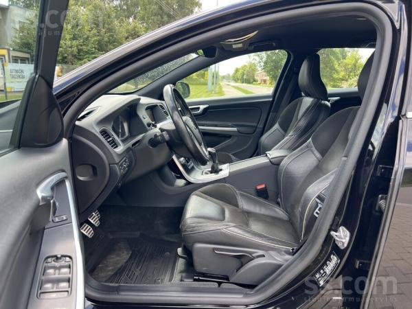 Melns Volvo V60 2018 Limbaži, ar dzinēja tilpumu 2.00 L un nobraukumu 169 tūkst. km par 9750 €, foto 8 vietnē AUTOMOTO.COM.LV