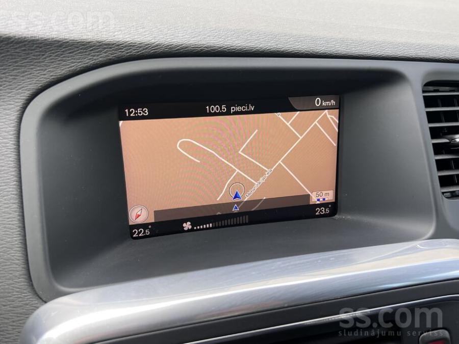 Melns Volvo V60 2018 Limbaži, ar dzinēja tilpumu 2.00 L un nobraukumu 169 tūkst. km par 9750 €, foto 16 vietnē AUTOMOTO.COM.LV
