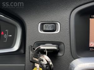 Melns Volvo V60 2018 Limbaži, ar dzinēja tilpumu 2.00 L un nobraukumu 169 tūkst. km par 9750 €, foto 18 vietnē AUTOMOTO.COM.LV