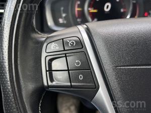 Melns Volvo V60 2018 Limbaži, ar dzinēja tilpumu 2.00 L un nobraukumu 169 tūkst. km par 9750 €, foto 22 vietnē AUTOMOTO.COM.LV