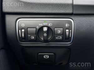 Melns Volvo V60 2018 Limbaži, ar dzinēja tilpumu 2.00 L un nobraukumu 169 tūkst. km par 9750 €, foto 23 vietnē AUTOMOTO.COM.LV
