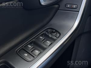 Melns Volvo V60 2018 Limbaži, ar dzinēja tilpumu 2.00 L un nobraukumu 169 tūkst. km par 9750 €, foto 24 vietnē AUTOMOTO.COM.LV