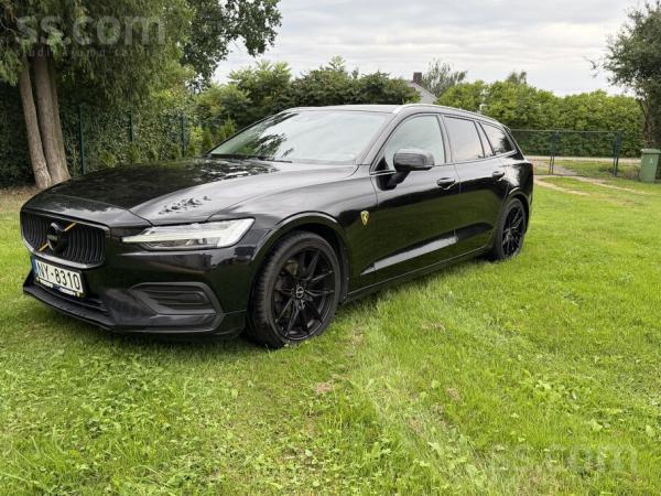 Black Volvo V60 2018 in Dobele, with an engine capacity of 2.00 L and mileage of 289 thousand km for 15000 €, photo 1 on AUTOMOTO.COM.LV