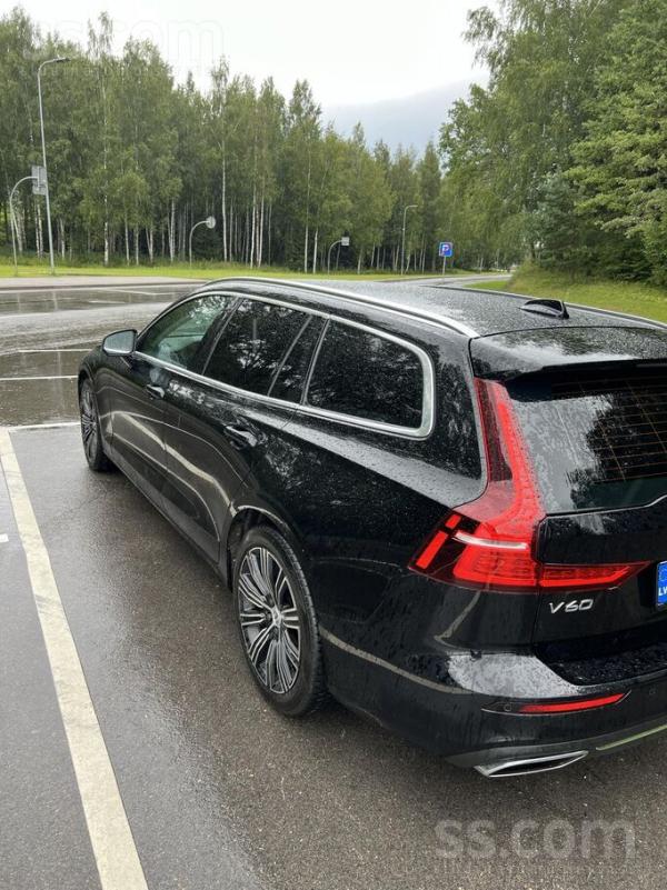 Melns Volvo V60 2018 Alūksne, ar dzinēja tilpumu 2.00 L un nobraukumu 204 tūkst. km par 14500 €, foto 4 vietnē AUTOMOTO.COM.LV