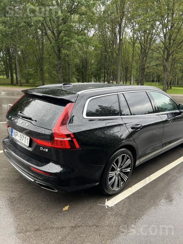 Melns Volvo V60 2018 Alūksne, ar dzinēja tilpumu 2.00 L un nobraukumu 204 tūkst. km par 14500 €, foto 5 vietnē AUTOMOTO.COM.LV