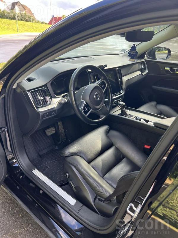 Melns Volvo V60 2018 Alūksne, ar dzinēja tilpumu 2.00 L un nobraukumu 204 tūkst. km par 14500 €, foto 10 vietnē AUTOMOTO.COM.LV