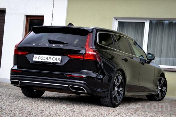 Melns Volvo V60 2018 Tukums, ar dzinēja tilpumu 2.00 L un nobraukumu 0 tūkst. km par 16990 €, foto 4 vietnē AUTOMOTO.COM.LV