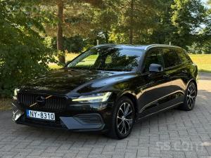 Black Volvo V60 2018 in Riga, with an engine capacity of 2.00 L and mileage of 290 thousand km for 11990 €, photo 3 on AUTOMOTO.COM.LV