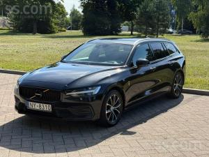 Black Volvo V60 2018 in Riga, with an engine capacity of 2.00 L and mileage of 290 thousand km for 11990 €, photo 6 on AUTOMOTO.COM.LV