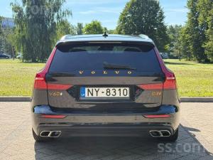 Black Volvo V60 2018 in Riga, with an engine capacity of 2.00 L and mileage of 290 thousand km for 11990 €, photo 10 on AUTOMOTO.COM.LV