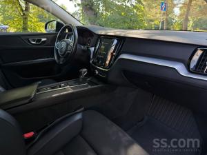 Black Volvo V60 2018 in Riga, with an engine capacity of 2.00 L and mileage of 290 thousand km for 11990 €, photo 15 on AUTOMOTO.COM.LV