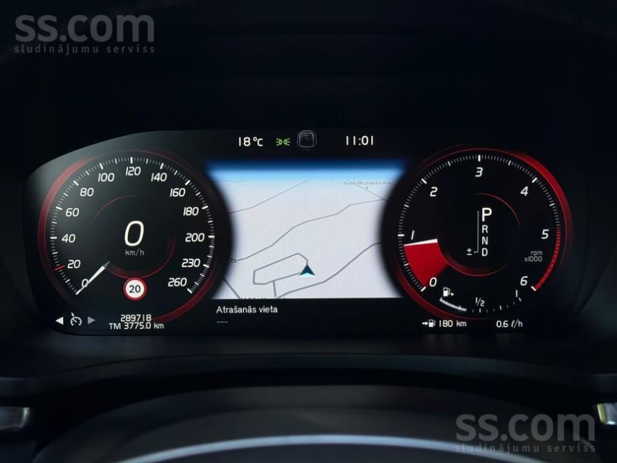 Black Volvo V60 2018 in Riga, with an engine capacity of 2.00 L and mileage of 290 thousand km for 11990 €, photo 16 on AUTOMOTO.COM.LV