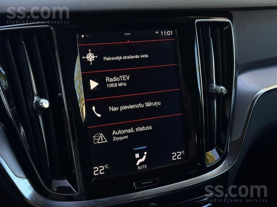 Black Volvo V60 2018 in Riga, with an engine capacity of 2.00 L and mileage of 290 thousand km for 11990 €, photo 17 on AUTOMOTO.COM.LV