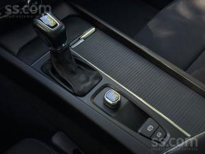 Black Volvo V60 2018 in Riga, with an engine capacity of 2.00 L and mileage of 290 thousand km for 11990 €, photo 19 on AUTOMOTO.COM.LV