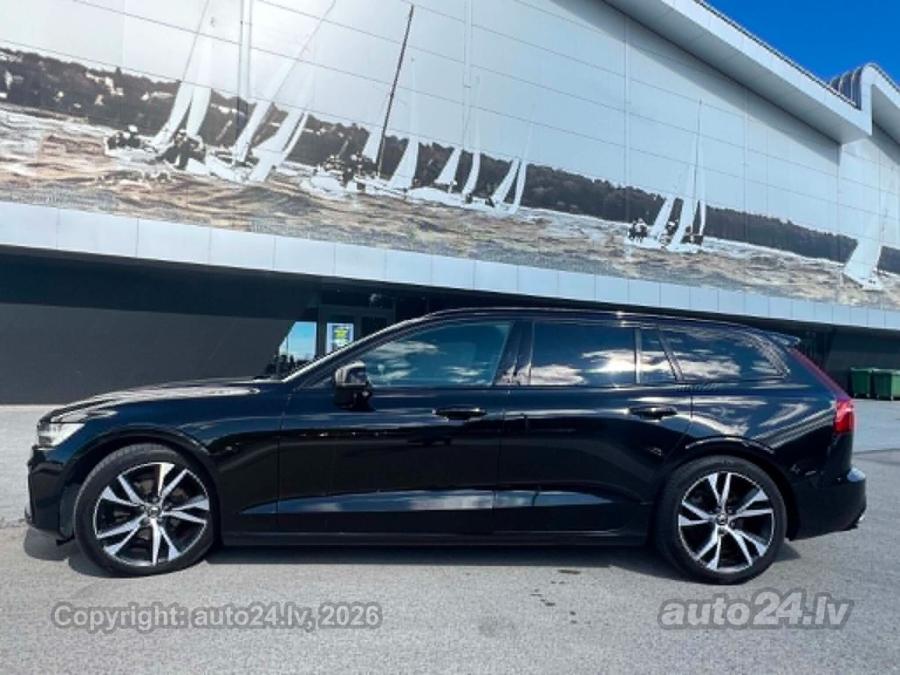 Black Volvo V60 2018 in Tallinn, with an engine capacity of 2.00 L and mileage of 232 thousand km for 16500 €, photo 1 on AUTOMOTO.COM.LV