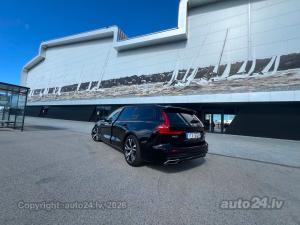 Black Volvo V60 2018 in Tallinn, with an engine capacity of 2.00 L and mileage of 232 thousand km for 16500 €, photo 6 on AUTOMOTO.COM.LV