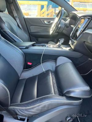 Black Volvo V60 2018 in Tallinn, with an engine capacity of 2.00 L and mileage of 232 thousand km for 16500 €, photo 8 on AUTOMOTO.COM.LV