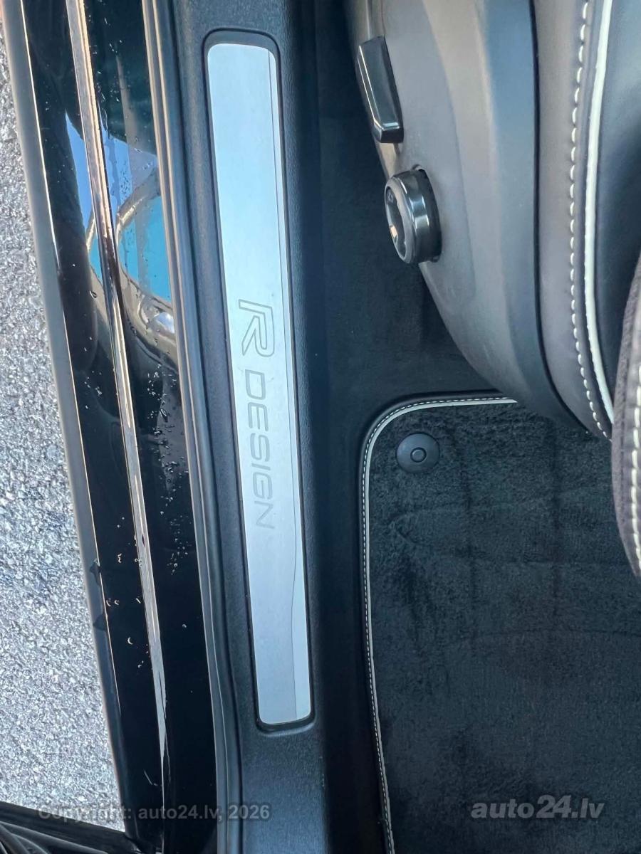 Black Volvo V60 2018 in Tallinn, with an engine capacity of 2.00 L and mileage of 232 thousand km for 16500 €, photo 9 on AUTOMOTO.COM.LV