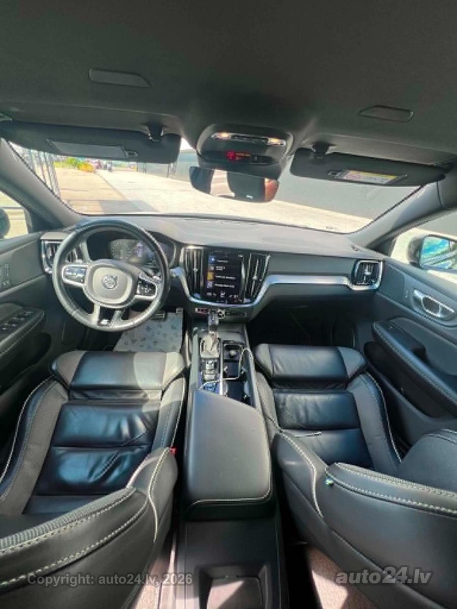 Black Volvo V60 2018 in Tallinn, with an engine capacity of 2.00 L and mileage of 232 thousand km for 16500 €, photo 12 on AUTOMOTO.COM.LV