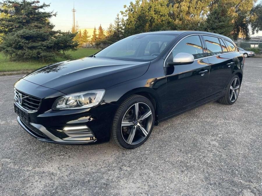 Melns Volvo V60 2018 Kauņa, ar dzinēja tilpumu 1.97 L un nobraukumu 288 tūkst. km par 7950 €, foto 3 vietnē AUTOMOTO.COM.LV