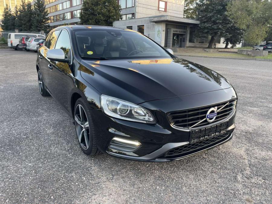Melns Volvo V60 2018 Kauņa, ar dzinēja tilpumu 1.97 L un nobraukumu 288 tūkst. km par 7950 €, foto 6 vietnē AUTOMOTO.COM.LV