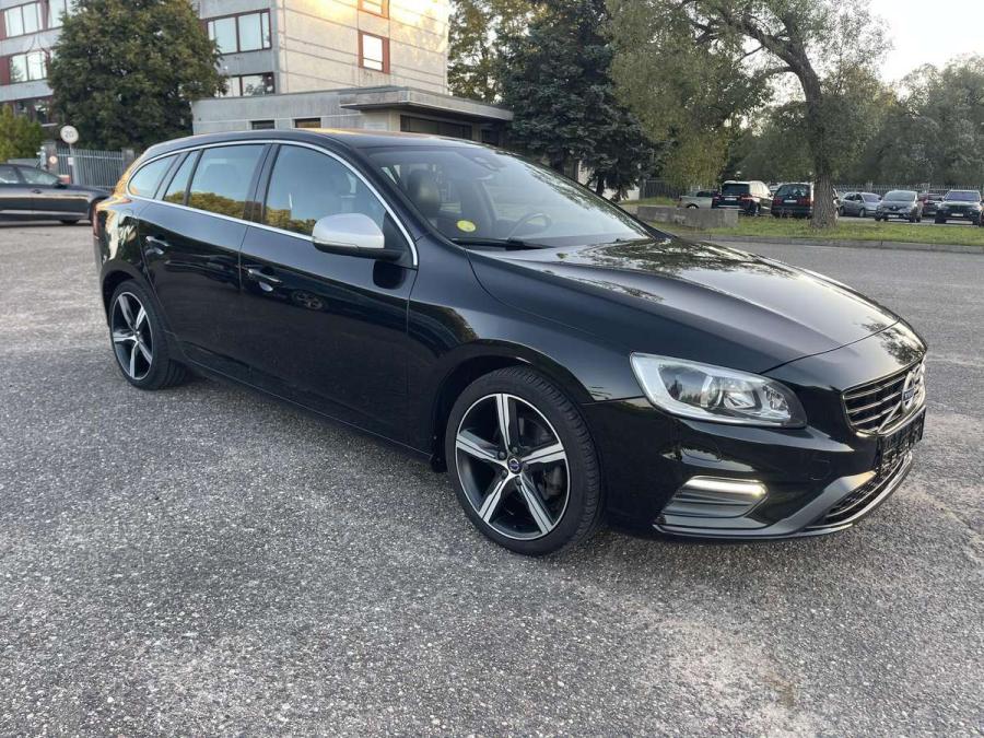Melns Volvo V60 2018 Kauņa, ar dzinēja tilpumu 1.97 L un nobraukumu 288 tūkst. km par 7950 €, foto 7 vietnē AUTOMOTO.COM.LV