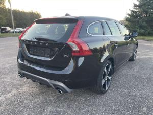 Melns Volvo V60 2018 Kauņa, ar dzinēja tilpumu 1.97 L un nobraukumu 288 tūkst. km par 7950 €, foto 10 vietnē AUTOMOTO.COM.LV
