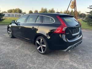 Melns Volvo V60 2018 Kauņa, ar dzinēja tilpumu 1.97 L un nobraukumu 288 tūkst. km par 7950 €, foto 14 vietnē AUTOMOTO.COM.LV