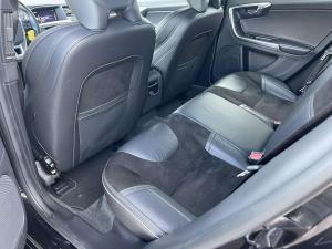 Melns Volvo V60 2018 Kauņa, ar dzinēja tilpumu 1.97 L un nobraukumu 288 tūkst. km par 7950 €, foto 26 vietnē AUTOMOTO.COM.LV
