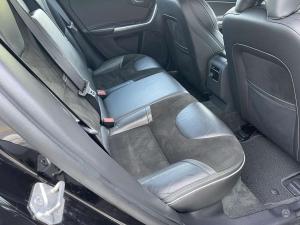 Melns Volvo V60 2018 Kauņa, ar dzinēja tilpumu 1.97 L un nobraukumu 288 tūkst. km par 7950 €, foto 28 vietnē AUTOMOTO.COM.LV