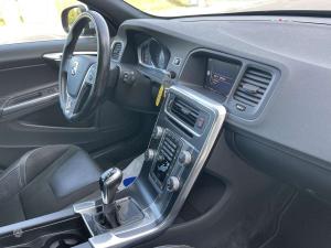 Melns Volvo V60 2018 Kauņa, ar dzinēja tilpumu 1.97 L un nobraukumu 288 tūkst. km par 7950 €, foto 31 vietnē AUTOMOTO.COM.LV