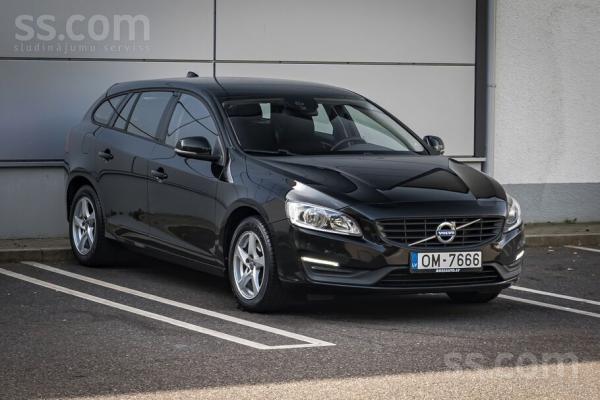 Volvo V60 2018 Rīga vietnē Melns Volvo V60 2018 Rīga, ar dzinēja tilpumu 2.00 L un nobraukumu 230 tūkst. km par 9490 €, foto 4 vietnē AUTOMOTO.COM.LV