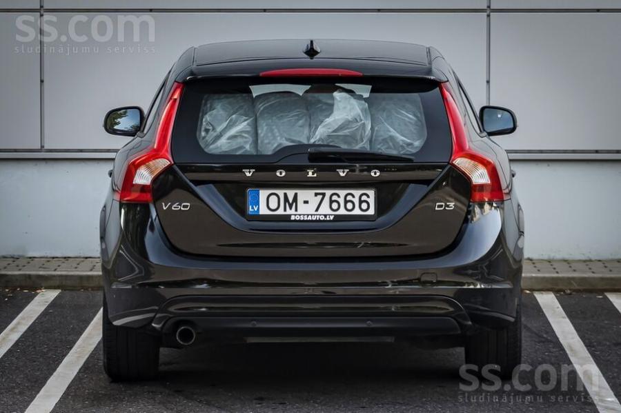 Black Volvo V60 2018 in Riga, with an engine capacity of 2.00 L and mileage of 230 thousand km for 9490 €, photo 6 on AUTOMOTO.COM.LV